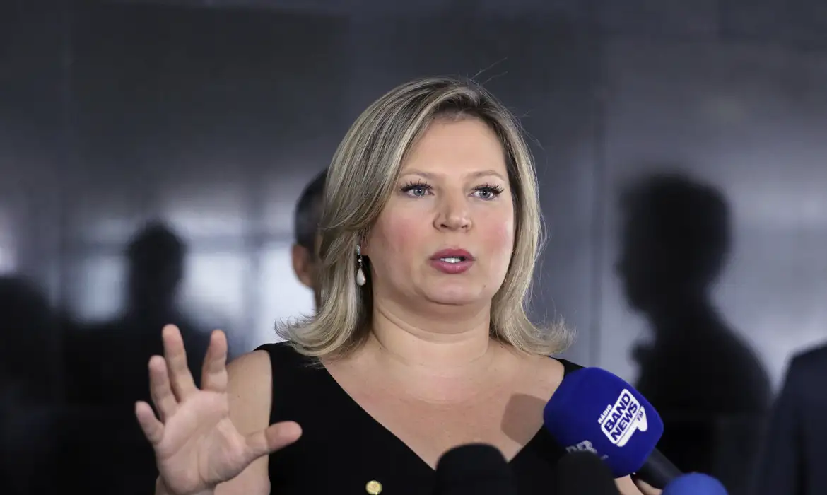 Joice Hasselmann detonou Michele Bolsonaro e viralizou no país