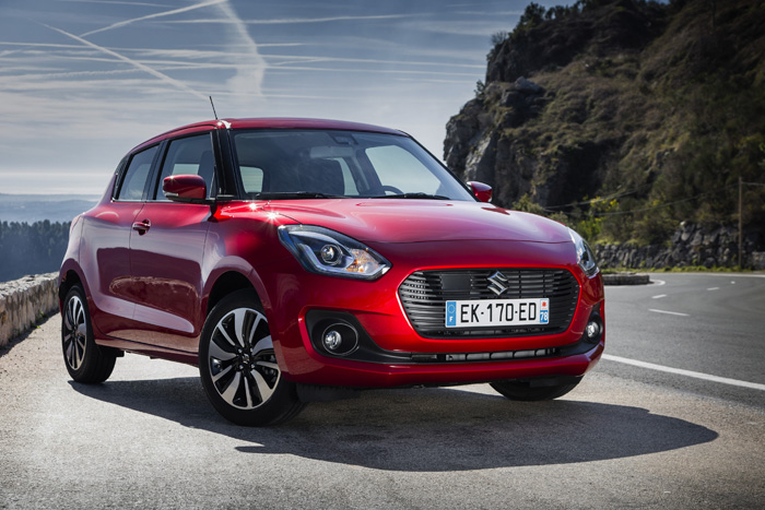 Nova geração do Suzuki Swift ganha propulsão híbrida, mas mantém ...