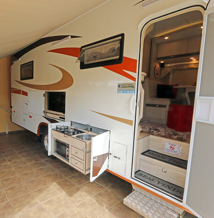 Parece uma casa, mas é um carro... e que casa!