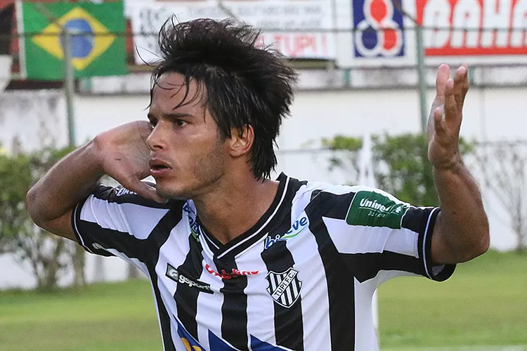 Oito meses após lesão, Daniel Morais realiza trabalhos físicos