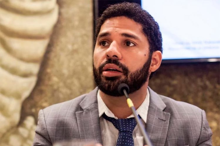 Coaf Aponta Movimentação Atípica De R 2 5 Milhões Na Conta De David