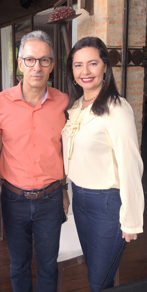 O governador Romeu Zema e Paula Backx, em recente almoço na Assunta