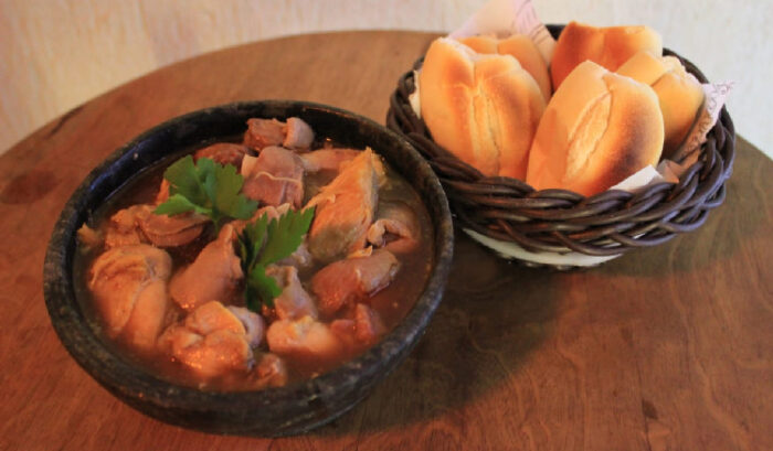 Galo e pé de porco: galopé