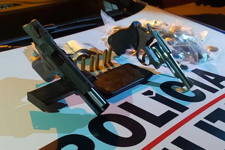 Dupla é Presa Com Armas De Fogo Em Juiz De Fora