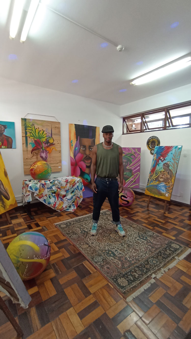 Artista plástico Stain leva o grafite para o Forum da Cultura