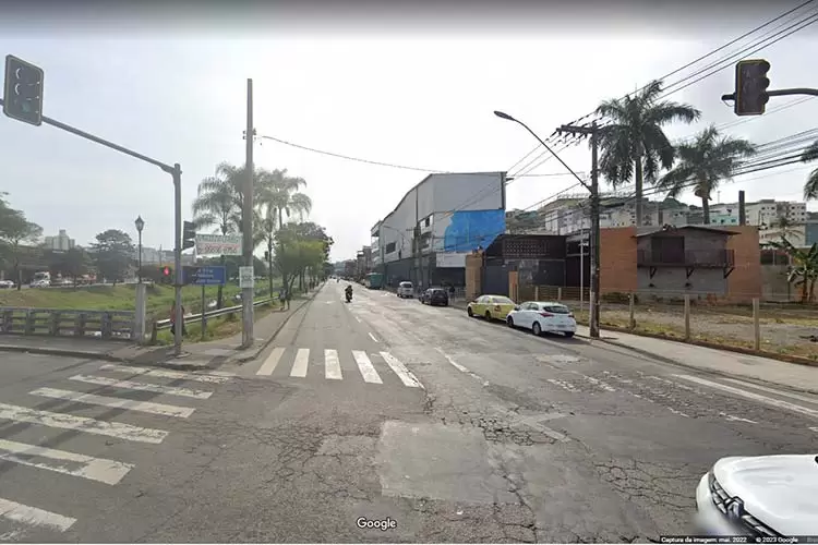 Montagem da Passarela do Samba modifica trânsito no Centro