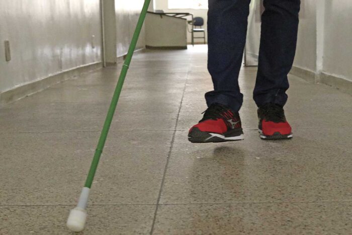 Lei da bengala verde ainda não beneficia pessoas com baixa visão em JF