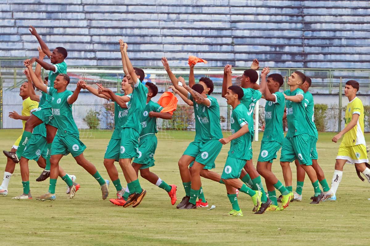 Atlético-MG vence o Troféu Mário Helênio