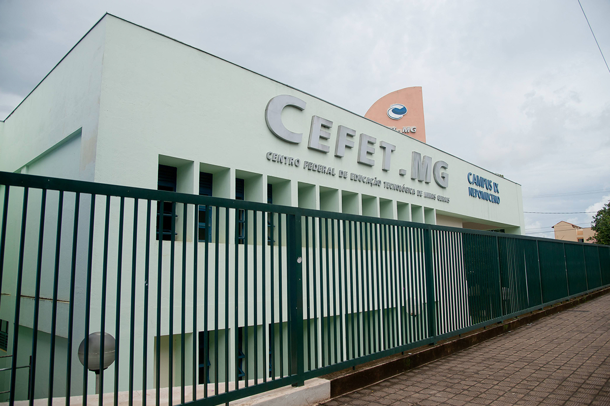 Cefet abre concurso com mais de dez vagas para professores efetivos