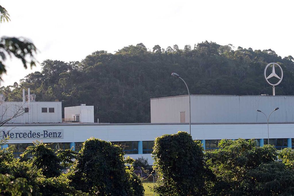 Trabalhadores da Mercedes-Benz em Juiz de Fora entram em greve por ...