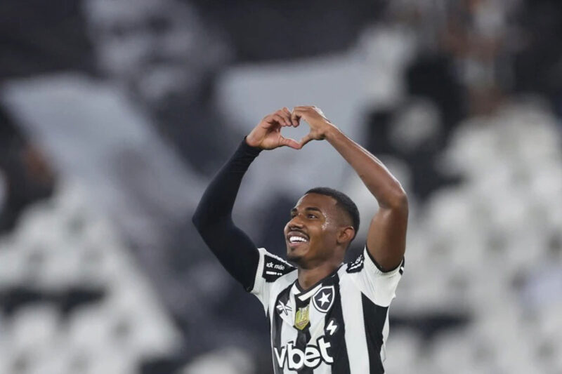 Por empréstimo, Cuiabano volta ao Botafogo um dia após ser anunciado ...
